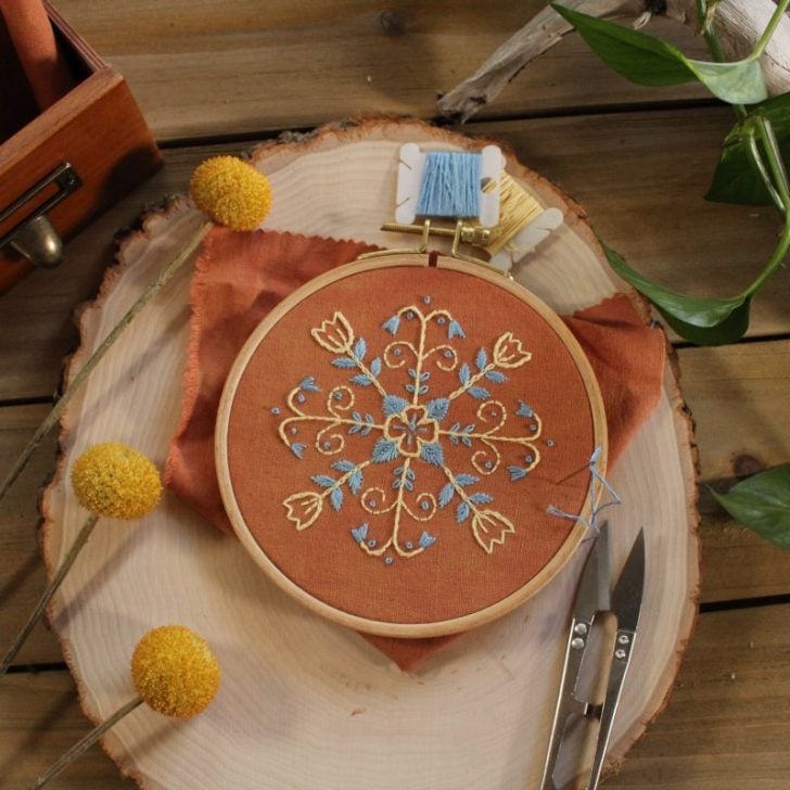 How To Make Folk Art Embroidery - Crewel Ghoul