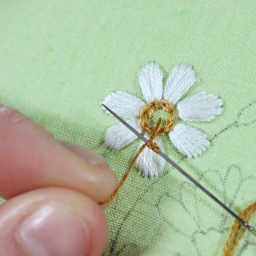 Learn How to Embroider a Daisy With This Free Embroidery Pattern
