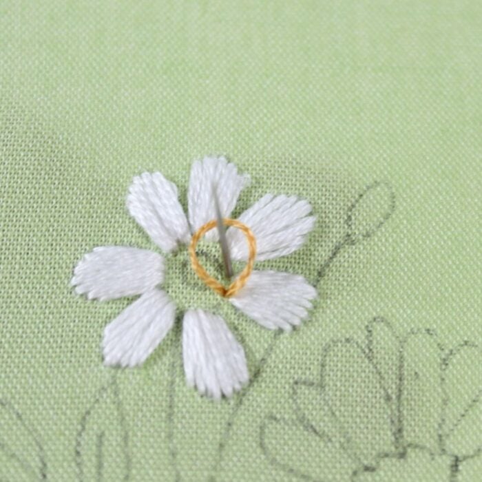 Learn How to Embroider a Daisy With This Free Embroidery Pattern