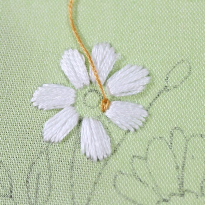 Learn How to Embroider a Daisy With This Free Embroidery Pattern